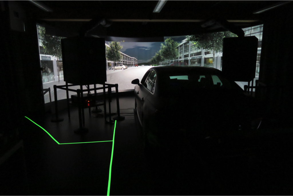 A driving simulator as a tool for benchmarking optical lenses | MAFO