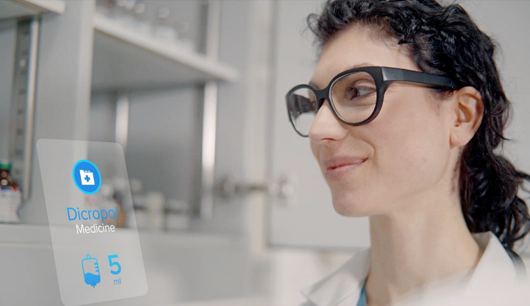 The EKFZ for Digital Health researches the use of smart glasses in ...